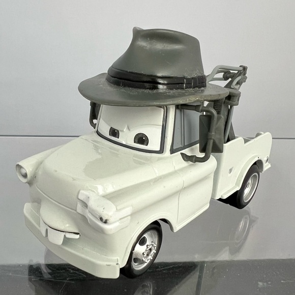 Disney | Toys | Disney Pixar Cars Toons Private Eye Mater Disney Store ...